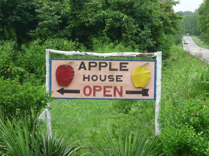 Carver's Orchard & Applehouse Restaurant | Bear Tracts